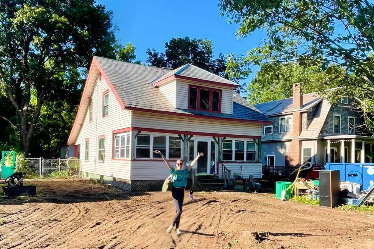 Could you ever buy a cheap old house without touring it? This couple ...